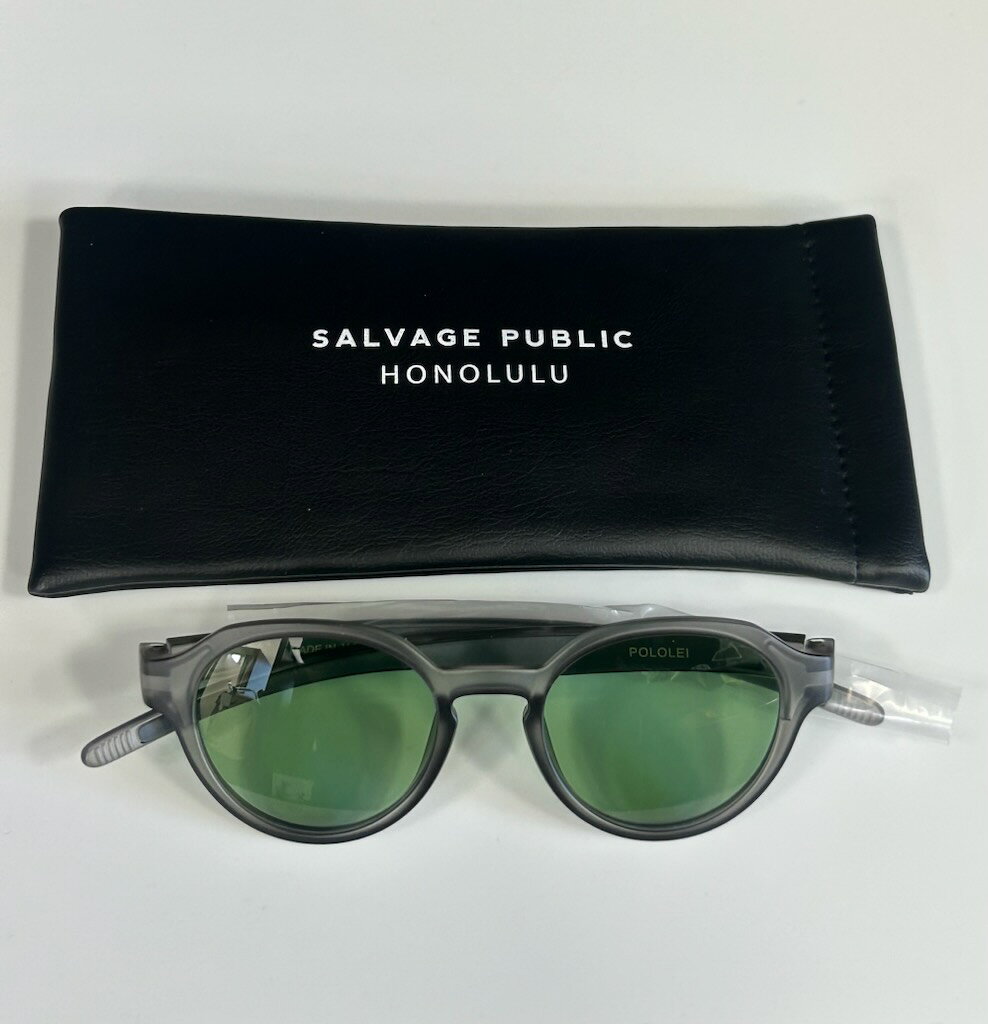 SALVAGE PUBLIC のアイウェアのコレクションに新シリーズが登場しました。 "POLOLEI COLLECTION" 『POLOLEI』＝「真っすぐ」または「正しい」という意味。 テンプルが真っすぐなデザインであることと、ゴルフで...