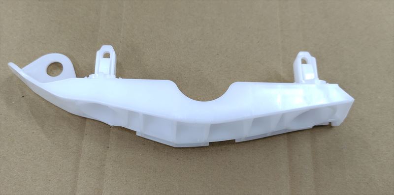 品名 『フロント』バンパーサポートのみ車種名Iメーカー三菱型式DBA-HA1W純正品番6400A209