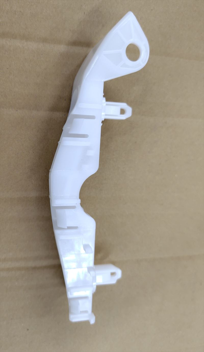 品名 『フロント』バンパーサポートのみ車種名Iメーカー三菱型式DBA-HA1W純正品番6400A210