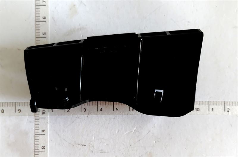 メーカー:スバル品番:57765FE080名称:スライダ，フロントバンパーサイドレフト英語:Slider-Front Bumper Side Leftフロントバンパーカバーの左端と車体側をつなぎ，バンパーを正しい位置に保持する樹脂製のガイド...