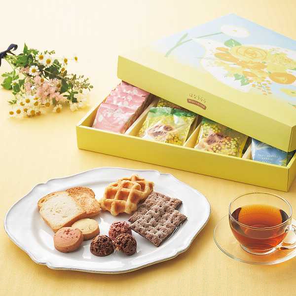 大人からお子様まで幅広い世代に楽しんでいただける5種類のお菓子を詰め込んだアソートギフト。花をモチーフにした暖かみのある優しいパッケージは、感謝を伝える贈り物としてピッタリです。●商品内容：焼きほろろクッキー×12（プレーン・いちご×各6）...