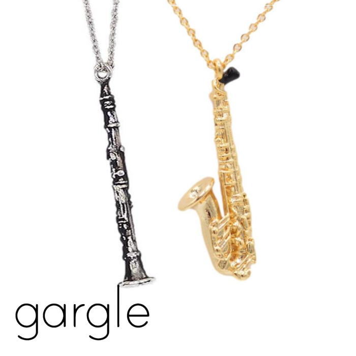 ★商品情報★ ・ブランド ：gargle（ガーグル） ・商品名　 ：ミニチュア楽器2 ブローチ ・サイズ ：全長 サックス 2.3cm クラリネット 2.4cm　 ・素材　　 ：真鍮 メッキ 合金 ★ご注意★ ・他店舗でも販売しているためタ...