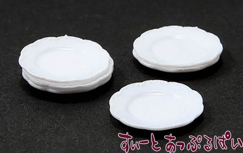 米国クリスボン社のミニチュア食器です。プラ製です。小さなお皿お探しの方に、ぜひいかがでしょうか？繊細で上品なお皿です！ぜひあなたのミニチュアフードに！直径16ミリ。※多少のバリがありますが、カッターで取り除けます。