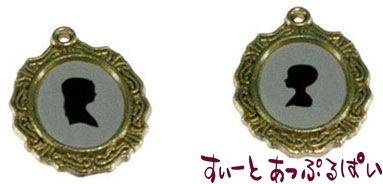 金の小さなフレーム、2個セットです。絵はシールになっていますので、剥がして自分の好きな絵や写真を入れてもいいですね！金属製です。サイズ：20x15mm。絵のサイズ：12x10mm