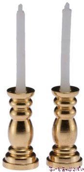 燭台のミニチュアです。写真の通り、2本セットです。当店の燭台も、何種類あるでしょう…それだけ、ドールハウスで燭台は重要アイテムなのだと思います。電気が発明されるまでは、人類は何千年も火の明かりだけで過ごしてきたはずです。昔の家は、相当暗かっ...