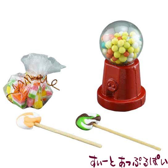 ドイツロイター社製のミニチュアです。ポップなキャンディやリコリスのセットです！レジ横に、いかがでしょうか？ガムボールマシーンのサイズ：高さ25ミリ、直径16ミリ。アクリルケース入りです。アクリルケースのサイズ：W55xD42xH35。アクリ...