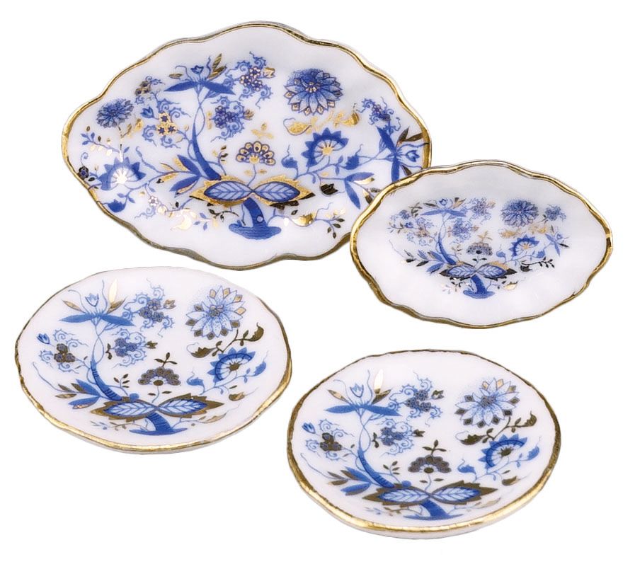 ドイツ　ロイター社のミニチュアです。大きな楕円皿のサイズ：35x25ミリ。小さな楕円皿のサイズ：25x15ミリ。丸皿の直径約23ミリ。アクリルケース入りです。アクリルケースのサイズ：W55xD42xH35。アクリルケースのサイズ：W80xD...