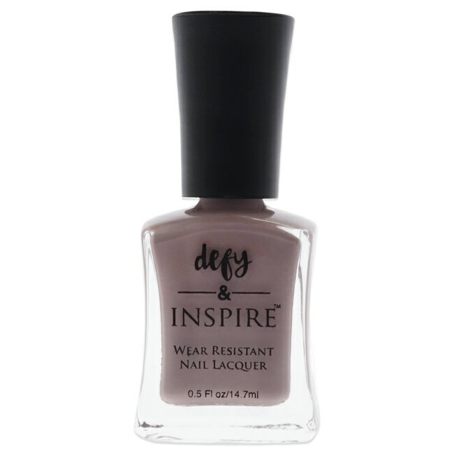 This wear-resistant nail lacquer has an easy-to-use brush that effortlessly glides across your nails for a quality finis...