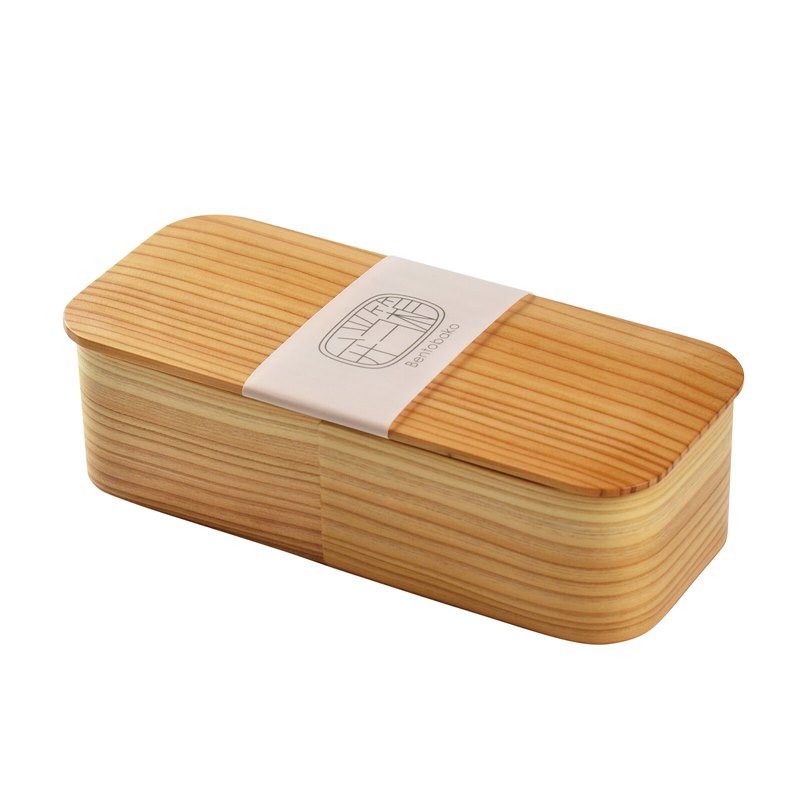 昔なつかしい 曲げワッパの弁当箱を国産杉で国内製作しました。 特殊接合によるすっきりした表情が特長です。 ☆木目の表情を活かした、存在感ある雰囲気です。 ☆曲げワッパを職人により四角くつくりました。 ☆合わせ目に昔ながらの留めはなく、すっき...