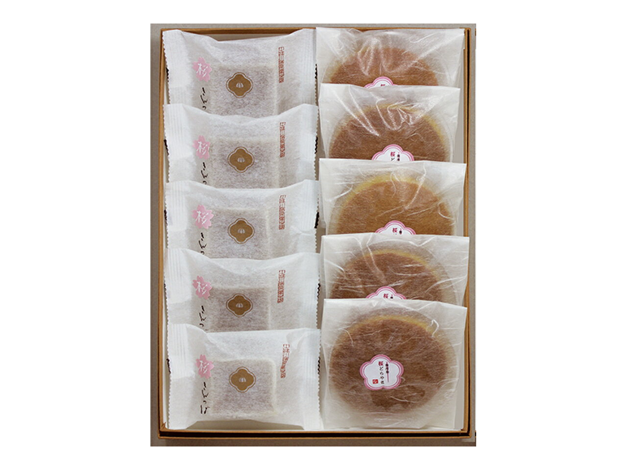 商品詳細について 春ギフト9(桜きんつば5個、桜どらやき5個) 名称生菓子 原材料名桜きんつば［砂糖、手亡豆、小麦粉、砂糖結合水飴、水飴、卵白（卵を含む）、砂糖混合ぶどう糖果糖液糖、桜の花、白玉粉、寒天、麦芽糖、食塩／トレハロース、酸味料（...