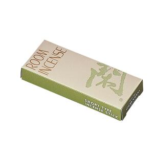 品名：煙りの少ない　ROOM INCENSE LIVING（ルームインセンスリビング）　閑（かん）　ミニ 寸法：約90mm 燃焼時間：約20分 内容量：約10g パッケージ：紙箱　長さ100×奥行き40×高さ15（mm） 香り：落ち着いた茶...
