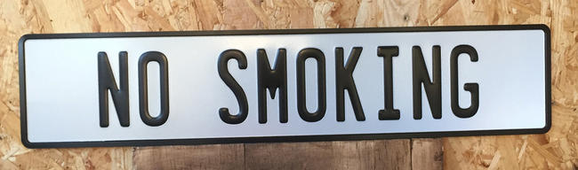 Color 「 NO SMOKING 」ホワイト、ブラック Size 横：52センチ　縦：11センチ 素材 本体：ポリエステル 底面EVA 商品説明 「KEEP CALM AND CARRY ON」「落ち着いて普段どりに」第一次世界大戦で英...