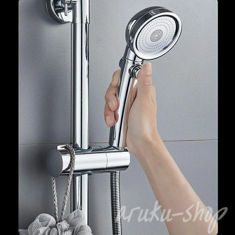 取付簡単！便利なシャワーヘッドホルダーです。 分解することなく簡単に取り付けられ、高さや角度の調整も自由自在 ホルダーの端は360度回転するので、角度を自由に調節可能です。 上下調整も出来て、ご希望の高さでご利用いただけます。 直径18〜2...