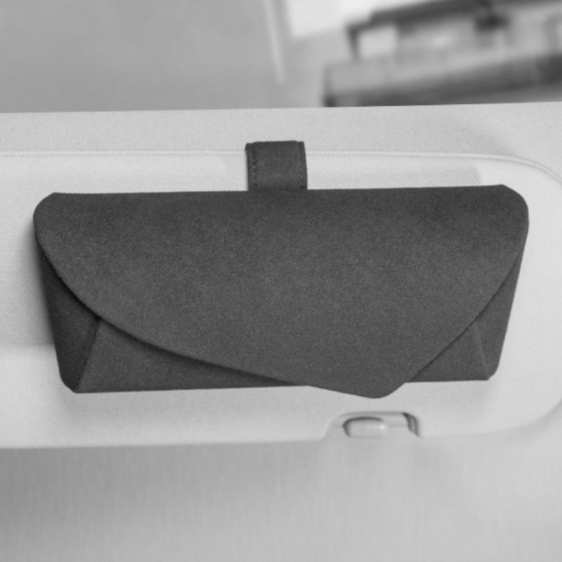 ・タイプ: 収納ボックス・素材: 革・使用箇所: サンバイザー・取付方式: 吊り下げ式・対応車種: 汎用・カラー展開: スエード調ブラック、スエード調レッド、ナッパレザーブラック、ナッパレザーブラウン・タイプ: 収納ボックス・素材: 革・使...