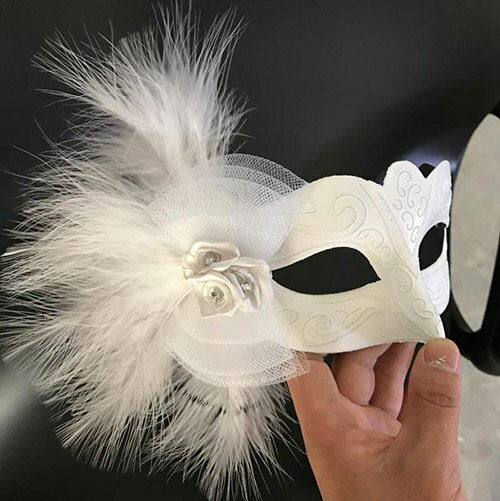 簡単に着装できるオシャレな仮装マスクです。舞踏会、ハロウイーン、パーティー、カーニバル、復活祭などにお使いいただけます。素材：プラスチックマスク 仮面 お面 コスプレ ハロウィン コスチューム ベネチアン ハロウィーン halloween ...