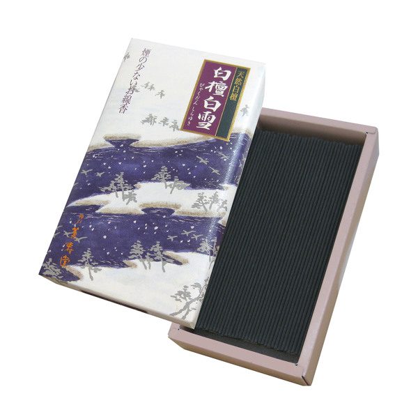 白檀白雪 品番 570 煙の量 少ない 最高級とされるインド、マイソール州の白檀オイルを使用。マイソール産ならではの芳香でたちまちあたりを高貴な空間にかえてくれます。白檀白雪 品番 570 煙の量 少ない 長さ 約13.5 cm 内容量 約...