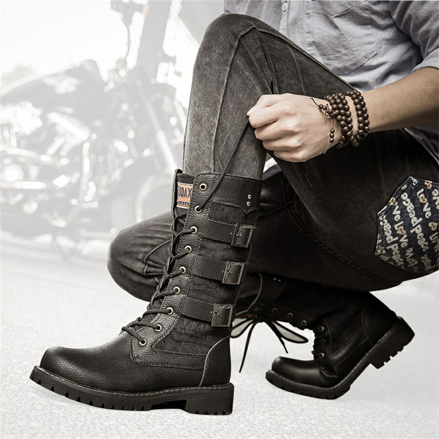 カラー：ブラック サイズ： 24.0-27.5cm 靴生地：超繊革 靴底材料：ゴム スタイリッシュで機能的なメンズ ロングブーツ エンジニアブーツは、洗練されたデザインと実用性を兼ね備えています。高品質なレザー素材を使用し、耐久性と快適さを...