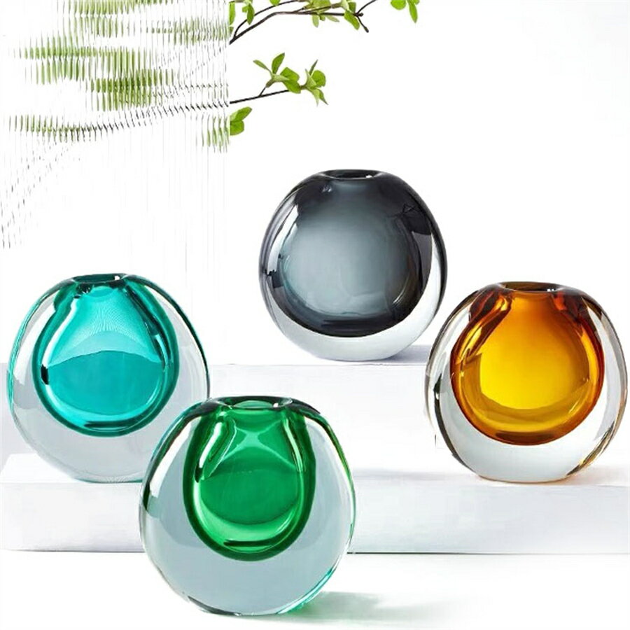 宙に浮いているような カラークリアガラスが目を引く 洗練されたデザインと重厚感のある マルチレイヤリングベース。 サイドからの丸みを帯びたフォルムと 二重に見えるレイヤーカラーが上品。 どこから見ても美しいデザインが 最大の魅力。 しっかり...