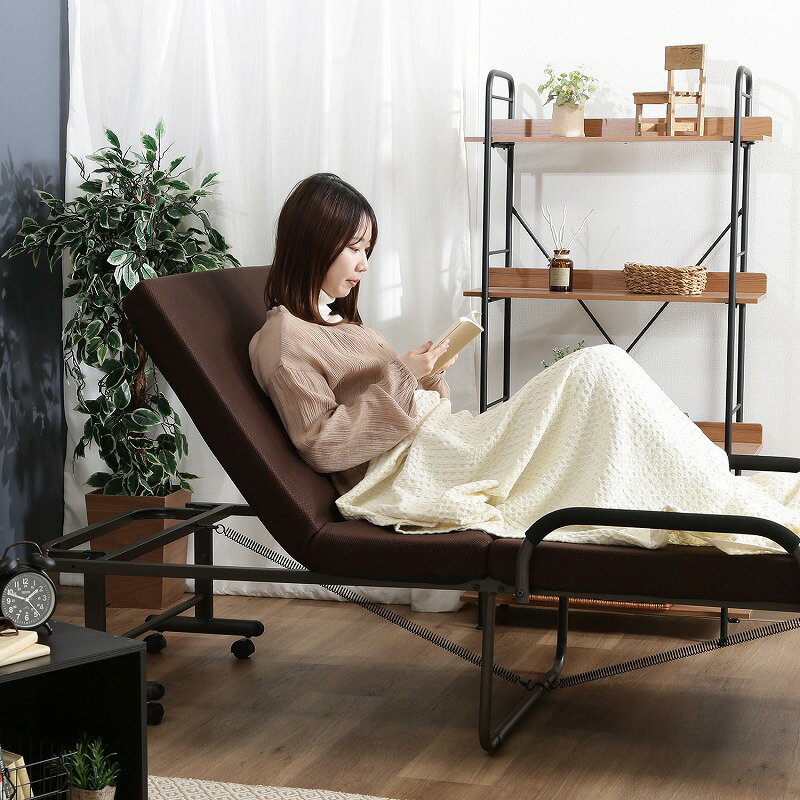 背もたれ部分はお好きな角度に42段階で調節可能 角度をつけて読書やベッドの上での食事も可能に マット厚は8cmと充分な厚さ 包まれるような感覚でゆっくり沈み込み、体の負担を和らげます 床面高41cmと少し高めで、立ち上がりの際の足腰への負担...