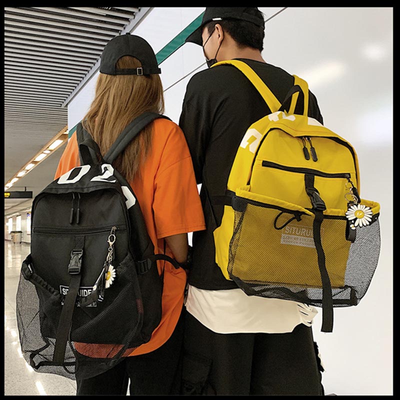 【商品コード】:【カラー】:ブラック、グリーン、イエローサイズ:41x31x13 CM(約)人気スポーツから、ボールが収納できる便利なバッグのご紹介です。リュック本体は通学や部活にピッタリの大容量仕様!ボールが外側に収納できるので、リュック...