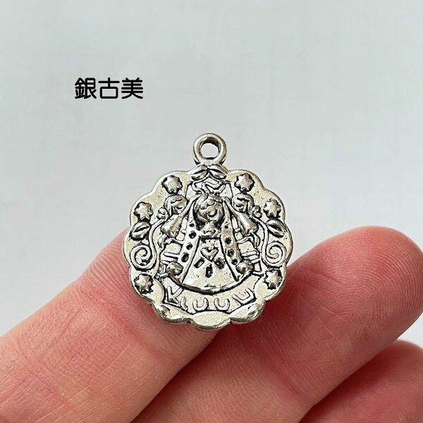 【サイズ】銀古美S約 2cm x 2.3cm 【素　材】合金 【カラー】銀古美 【入り数】1個入