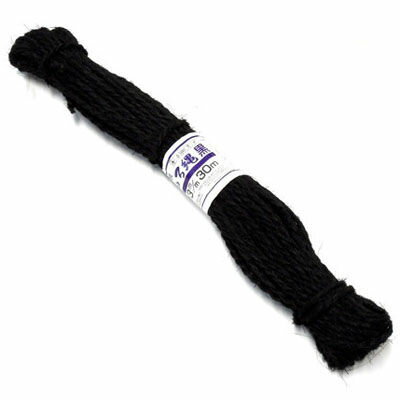 ●枝引、雪吊り、雪囲い、四つ目垣、樹木の結束などに。●棕梠100％のしゅろ縄。●パッケージサイズ／縦：440mm横：70mm高さ：50mm●パッケージ重量：116g●生産国：中国●材質：棕梠100％●用途：枝引、雪吊り、雪囲い、四つ目垣、樹...