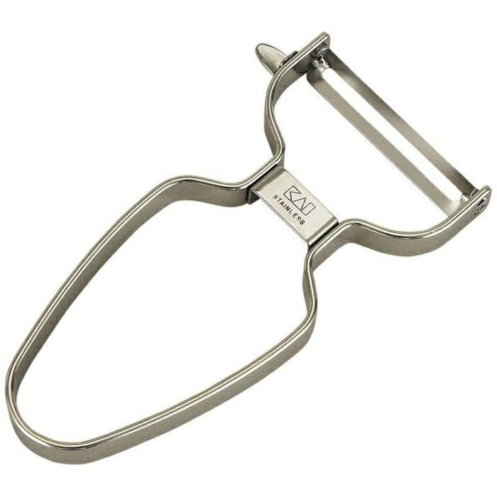 ●丈夫で衛生的なステンレス製のピーラーです。●皮むき時に食材が見えやすく、持ちやすいハンドル形状で、じゃがいもの芽取り付です。●サイズ(約)幅11.7×奥行6.6×厚さ1cm●材質:刃部/ステンレス刃物鋼 本体/18-8ステンレススチール●...