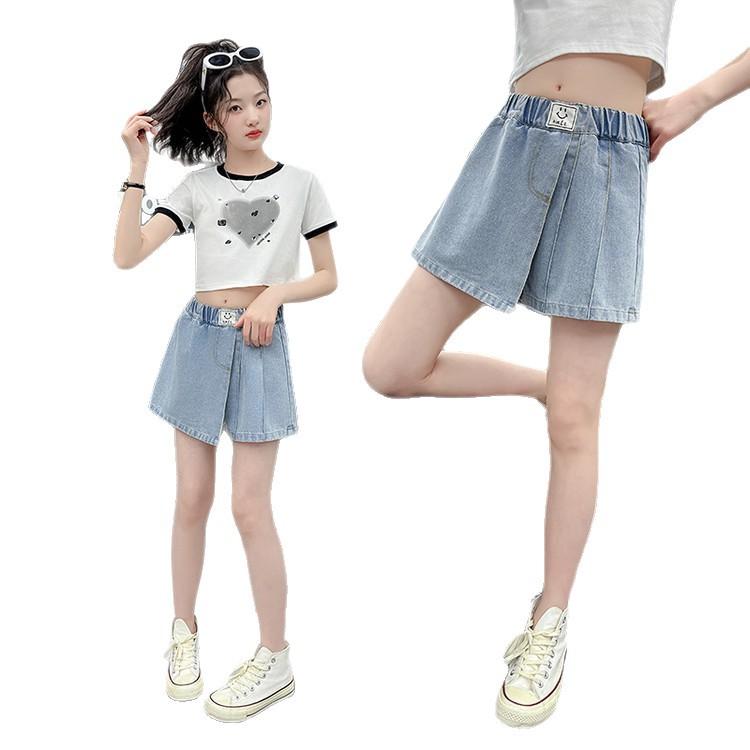 ・項目名: スタイル・値: カジュアル・項目名: 生地・値: デニム・項目名: 安全等級・値: B類・項目名: パンツ丈・値: ショート・項目名: 主な素材・値: ポリエステル70%・項目名: 対象・値: 女児・項目名: 対象年齢・値: 8...