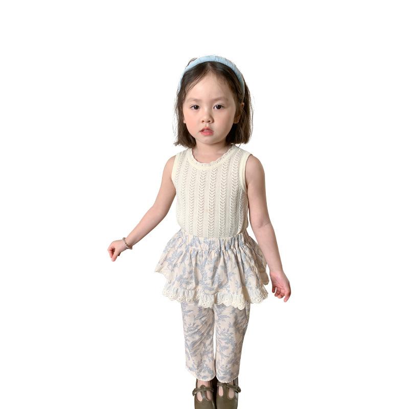 output: ・スタイル: 韓国版・生地の名称: 綿・安全レベル: B類・パンツ丈: 長ズボン・主な生地の組成: 綿95%・対象性別: 女の子・対象年齢（目安）: 3～8歳、100～140cm・季節: 夏・種類: カジュアルパンツ・股開き...