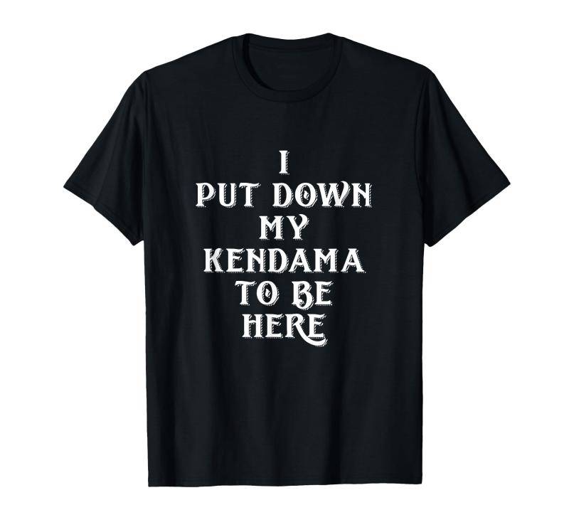 「I Put Down My Kendama To Be Here Funny Tricks for Kendama」 Tシャツ俺はここにいるためにけん玉を置いた この面白いけん玉ゲームギフトで、お母さん、お父さん、兄弟、姉妹、親友を驚かせ...