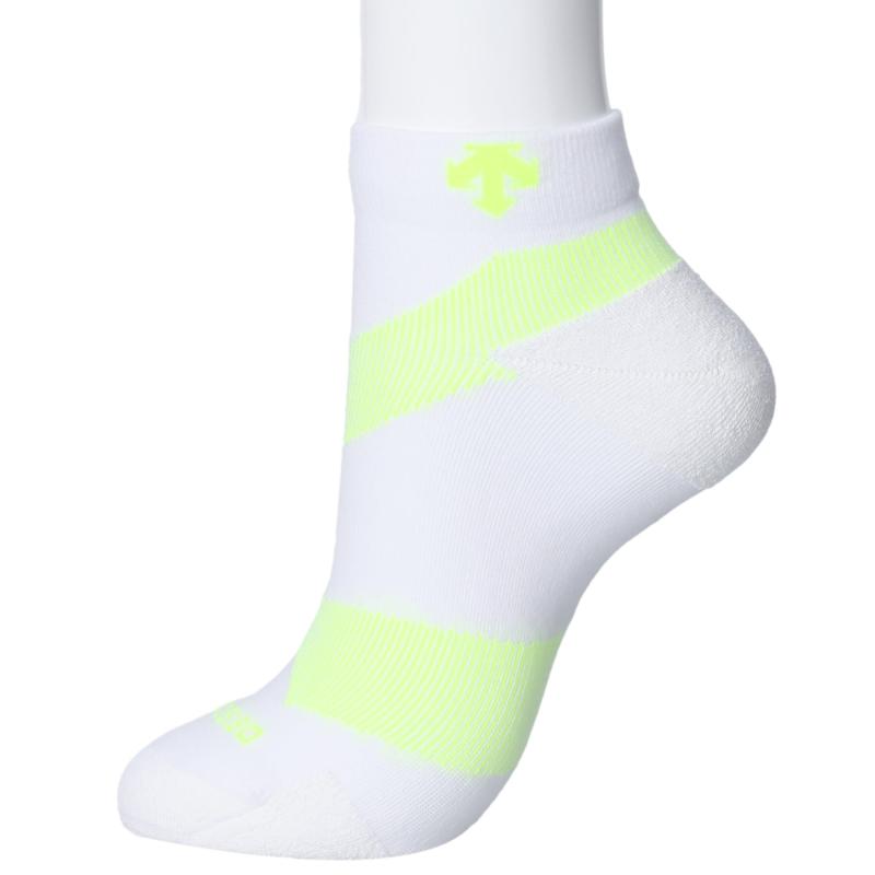 [デサント] ソックス 靴下 MOVESOXアンクル丈 グリップ力 サポート独自のスパイラル構造サポートとグリップ機能により、楽に歩く・走ることをサポートする「MoveSox」<br>またスパイラル構造部分の編み組織をさりげなく...