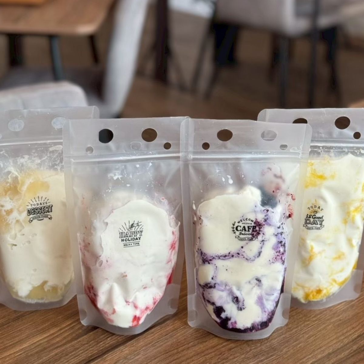 商品情報原材料ソフトクリーム、ふるごろ（いちご、ブルーベリー、マンゴ、白桃）賞味期限冷凍庫で30日　お早めにお召し上がりください。サイズ4個セット大島テラス960 ふるごろシェーク 4種セット（いちご・ブルーベリー・マンゴー・白桃）｜果肉ゴ...