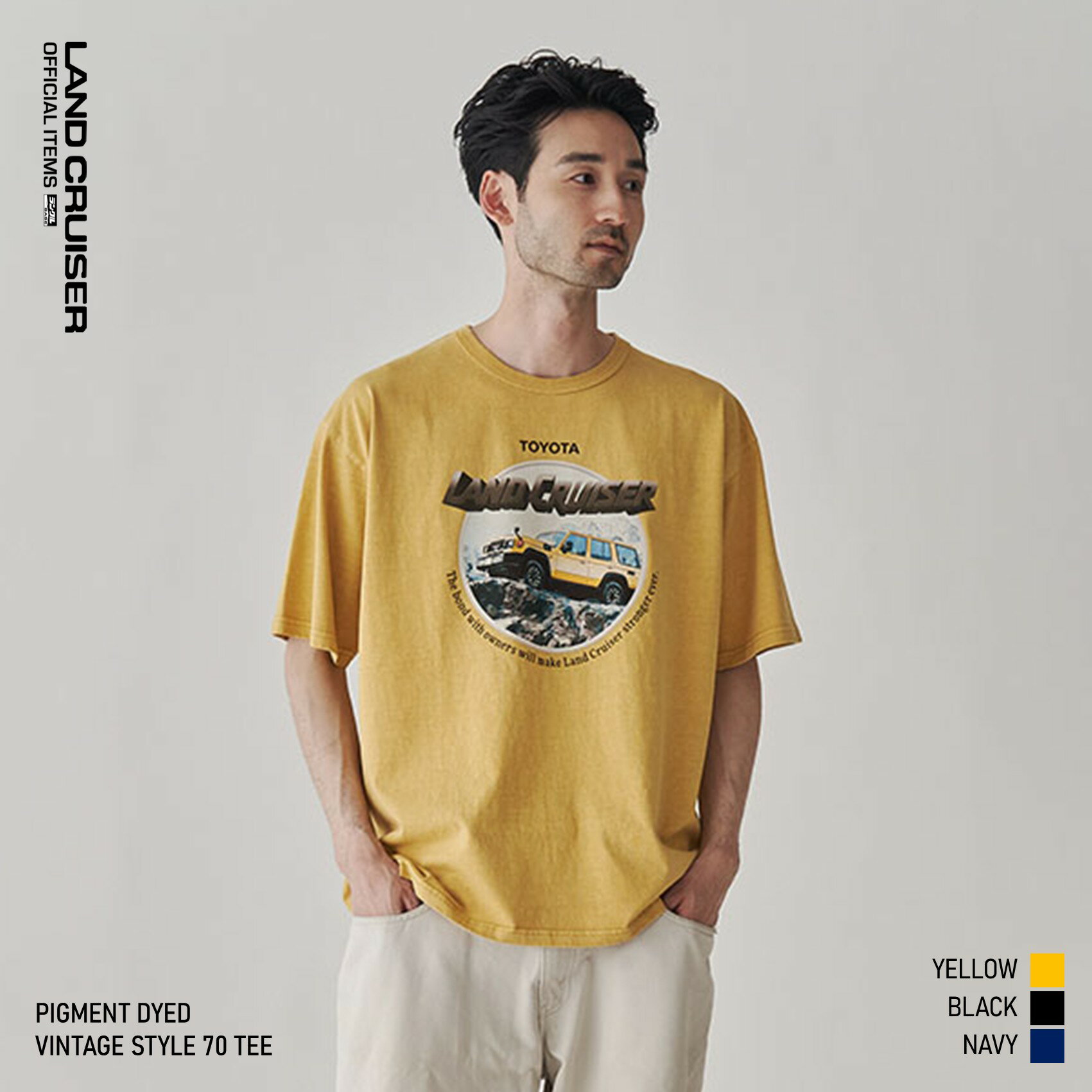 ＜ヘビーオンス×リラックスフィットのオリジナルボディ。ピグメントダイのヴィンテージライクな一枚＞ ボディは完成後に色染め加工を行う“ピグメントダイ”で、独特の色ムラ感があり風合いを楽しめる一着。 ”LAND CRUISER 70"をピクチャ...