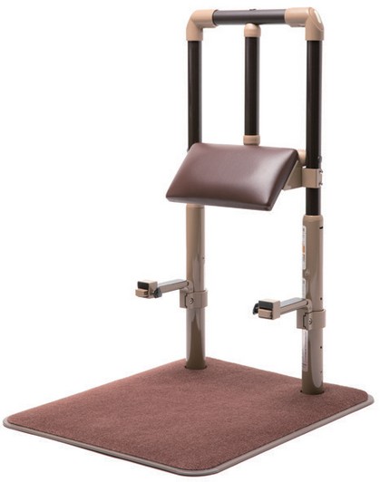 製品仕様 商品名 オキルンバー360 重量/サイズ ○サイズ：505×605×750〜950mm○ヒジ台サイズ：260×150mm○ヒジ台下辺高さ：350〜550mm（手すり高さと連動）耐荷重：100kg 素材 材質○パイプ部：アルミ○ベー...