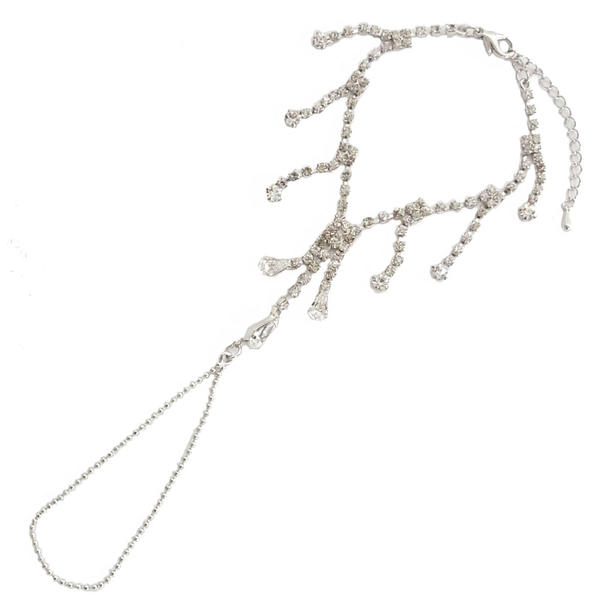 【ティアーズヘブンセレクト】 ラインストーンのブレスレットからチェーンでつながる パーティ系のブレスレット ラインストーンが輝くキラキラアクセサリー 【サイズ】 　ブレス部分　14センチ+テール5センチ 【材質】 メタル、ガラス 韓国製