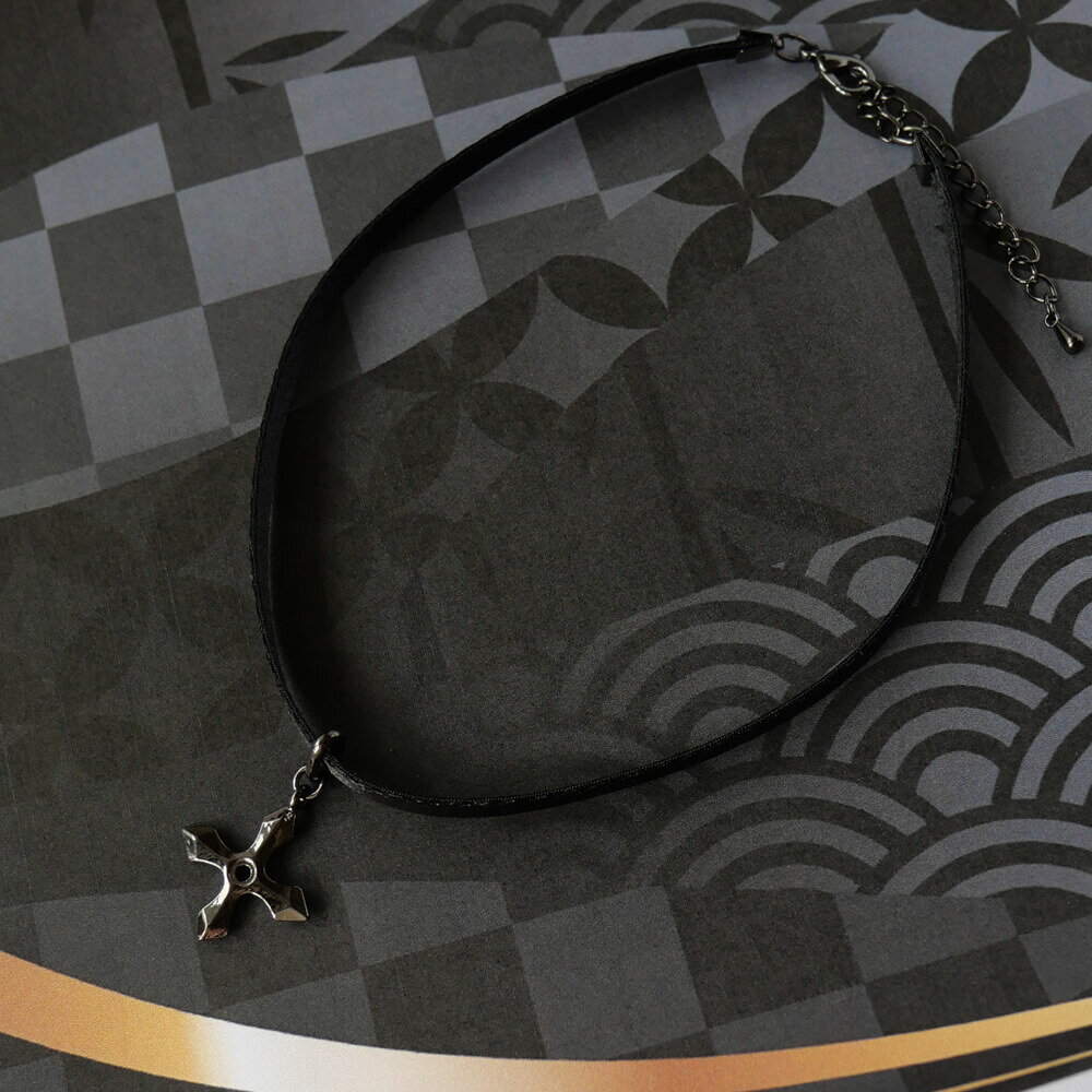 【ティアーズヘブンオリジナル】 手裏剣を使ったシンプルなチョーカー 歴史好き　男女の為に　2サイズで新発売黒鉄、銀古美の2カラー クールジャパンを主張する完全オリジナル忍者アイテム 【サイズ】 　手裏剣：縦横約2センチ 　チョーカー　Sサイ...