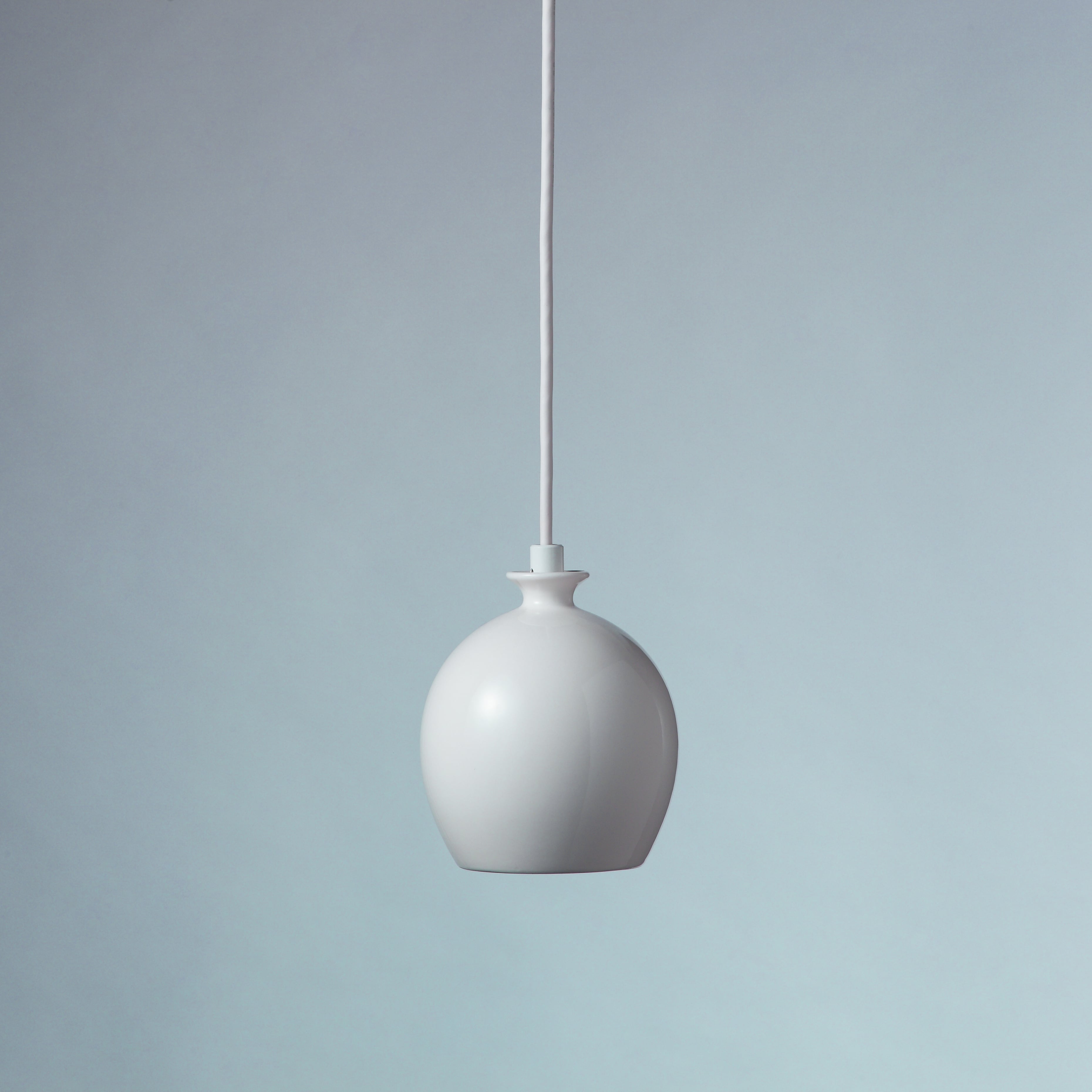 MPN21【オリンピア照明(株)】 サイズ ： 直径φ12.5×高さ15.2cm 全長 ： 62～132cm 質 量 ： 0.8 kg注意事項：モニターの発色により、実物と異なる場合がございます。