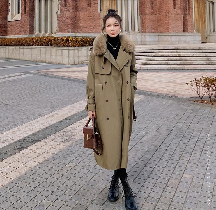 商品詳細 商品内容 コート 商品特徴 コート 仕様 付属品：無し 素材:ポリエステル 生産国：中国 サイズ サイズ（cm）： XS：着丈109　バスト102　肩幅47　袖丈48 S：着丈110　バスト106　肩幅48　袖丈49 M：着丈11...