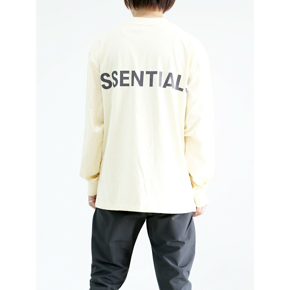 ブランド紹介 アメリカ・カリフォルニアを拠点とするセレクトショップ Pacsun(パクサン) と FEAR OF GOD(フィア・オブ・ゴッド) によるディフュージョンライン “FOG ESSENTIALS” 。 FEAR OF GODの ...