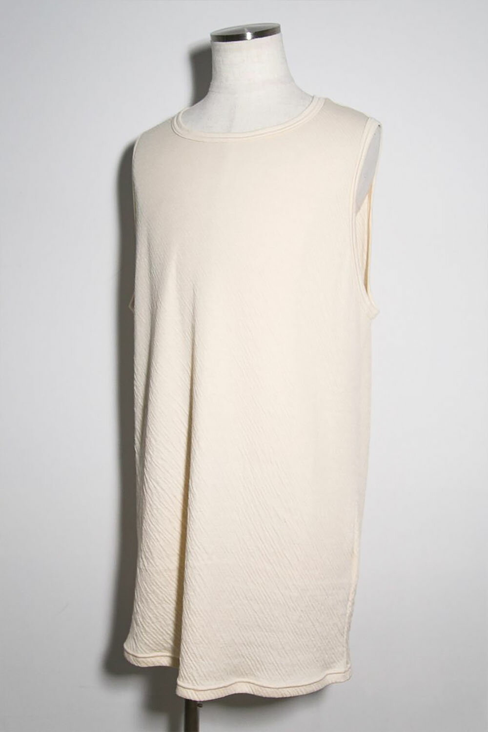 サイズ(採寸)情報 サイズ肩幅身幅着丈 137.051.086.0 237.552.088.0 338.053.090.0 単位：cm店頭にて採寸しております(平置きにて)。多少の誤差はご了承ください。　　