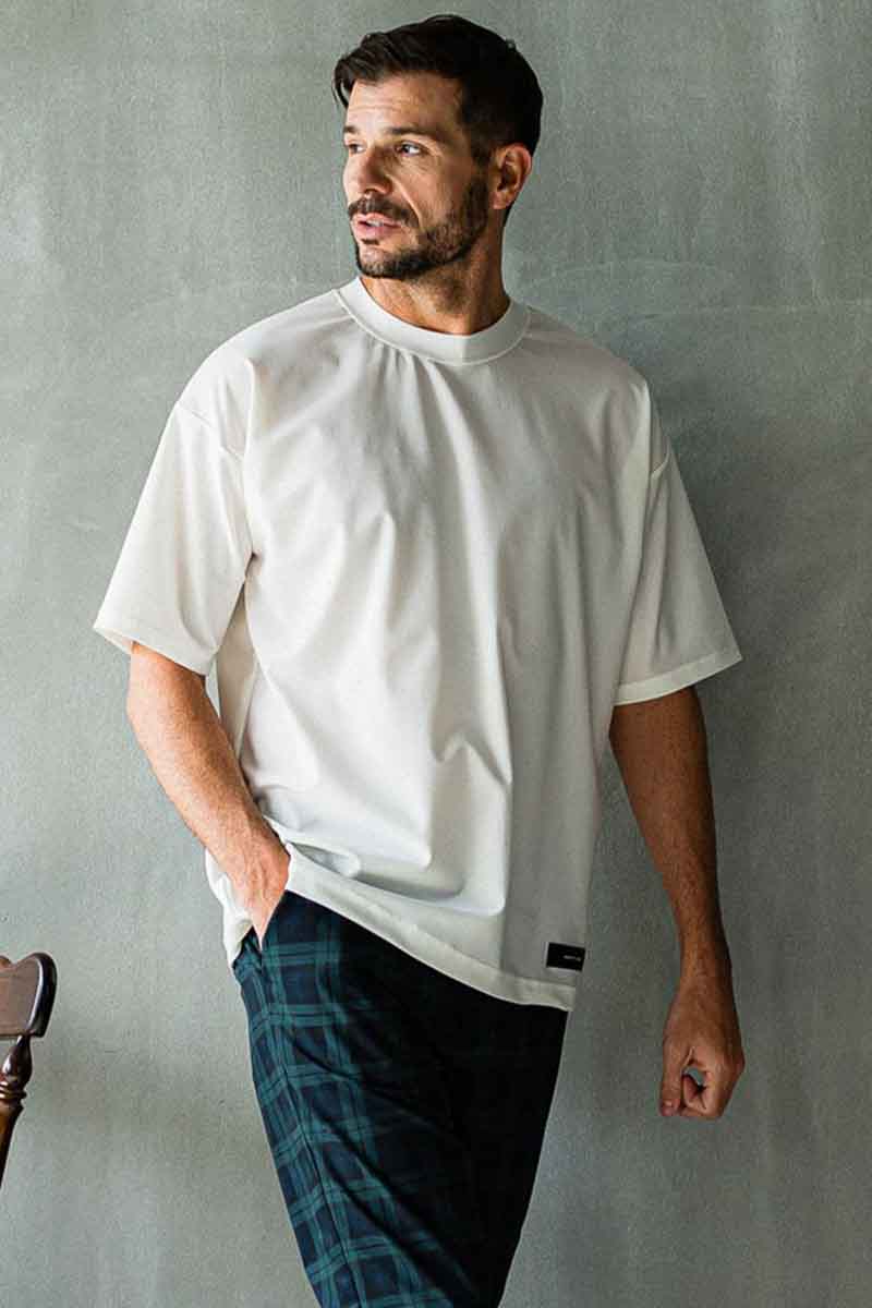 サイズ(採寸)情報 サイズ目安肩幅身幅着丈袖丈 1S59.0116.069.023.5 2M61.0120.070.024.5 単位：cm公式の数値です。多少の誤差はご了承下さい。　　