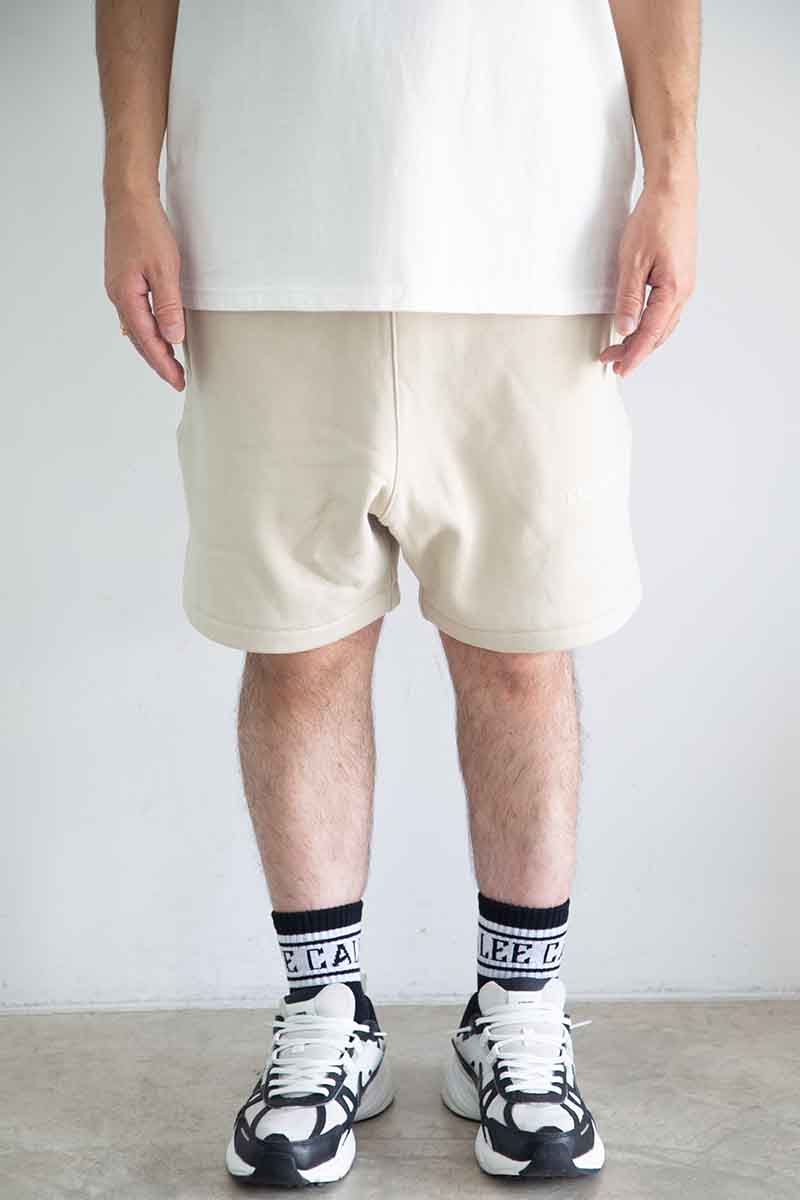 ブランド紹介 アメリカ・カリフォルニアを拠点とするセレクトショップ Pacsun(パクサン) と FEAR OF GOD(フィア・オブ・ゴッド) によるディフュージョンライン “FOG ESSENTIALS” 。 FEAR OF GODの ...