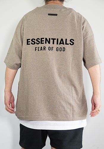 ブランド紹介 アメリカ・カリフォルニアを拠点とするセレクトショップ Pacsun(パクサン) と FEAR OF GOD(フィア・オブ・ゴッド) によるディフュージョンライン “FOG ESSENTIALS” 。 FEAR OF GODの ...