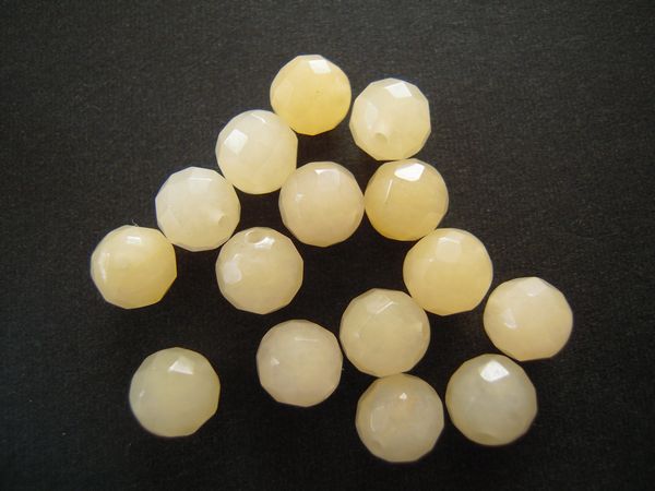 イエロージェイド8mm32面カット5ケセットです。　