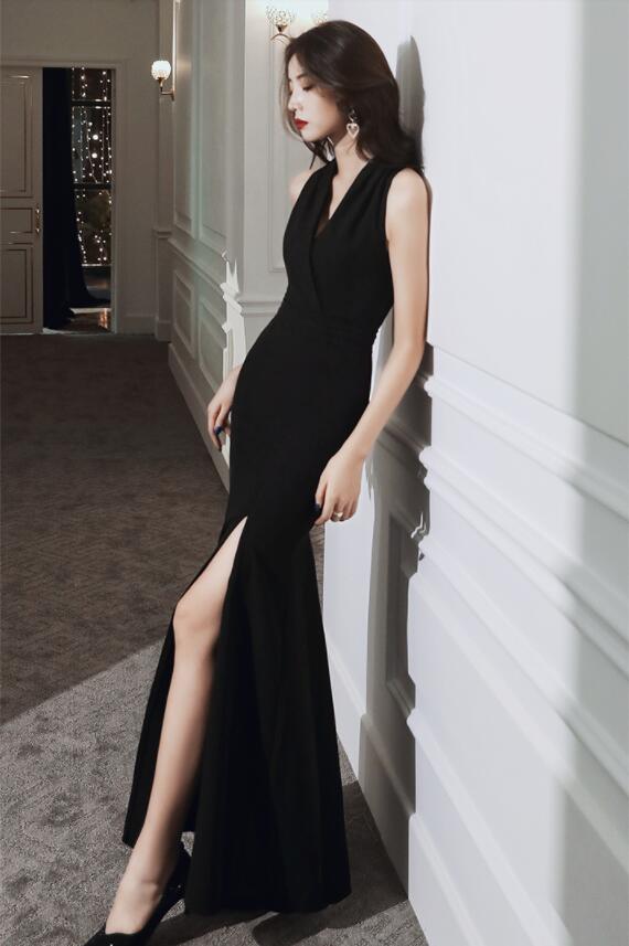 デザイン：ファスナー カラー：写真通り 素材：ポリエステル 付属品：なし 厚さ：普通 柔らかさ：普通 サイズ： XS バスト80CM　ウェスト63CM ヒップ84CM S バスト84CM　 ウェスト67CM ヒップ88CM M バスト87C...