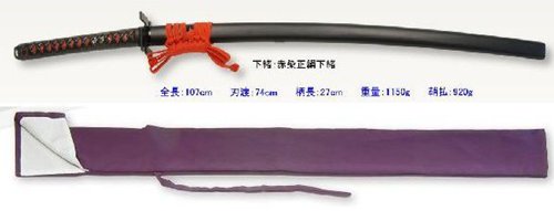 闇霞デラックス版・美術日本刀（模造刀) 黒地金の刀身と、卍の鍔(ツバ)は、まさに芸術...斬魄刀（卍解) 紫の刀剣袋が付属します。 鞘：黒石目塗 刃身：黒地金刀身 鍔：風車型卍型鍔 柄仕様：鮫皮/本鮫皮赤染仕上、柄巻/黒本牛皮ひねり巻 目貫...