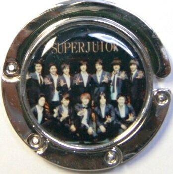 常時携帯すれば、レストラン等でカバンの置き場に困るときにとても便利！ 重量のあるカバンほど、しっかり机にフィットして下に落ちません しまった時の直径4.5cm(開いたとき3.5cm) ※テーブルの厚さやテーブルの縁の形によっては、うまく掛け...