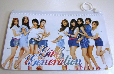 サイズ:約12x16cm＜br> ビニール素材＜br> 化粧品や携帯端末、文具などを入れて使うと便利です。　