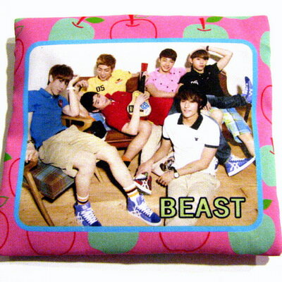 新小銭入れ、大きさ：8cm×9cm　