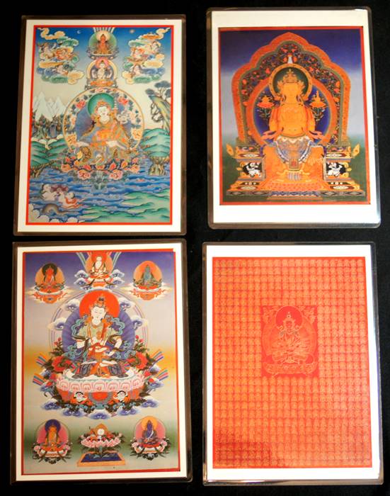 大きさ：12.8cm×17.3cm 1枚1000円のところ、半額400円×4枚セット 蓮花生大士、彌勒菩薩、金剛薩?、長量佛 ※少し古い商品のため、パウチの角が曲がっていたり、汚れていたりするため、、特価品で出品しますので、あらかじめご了承...